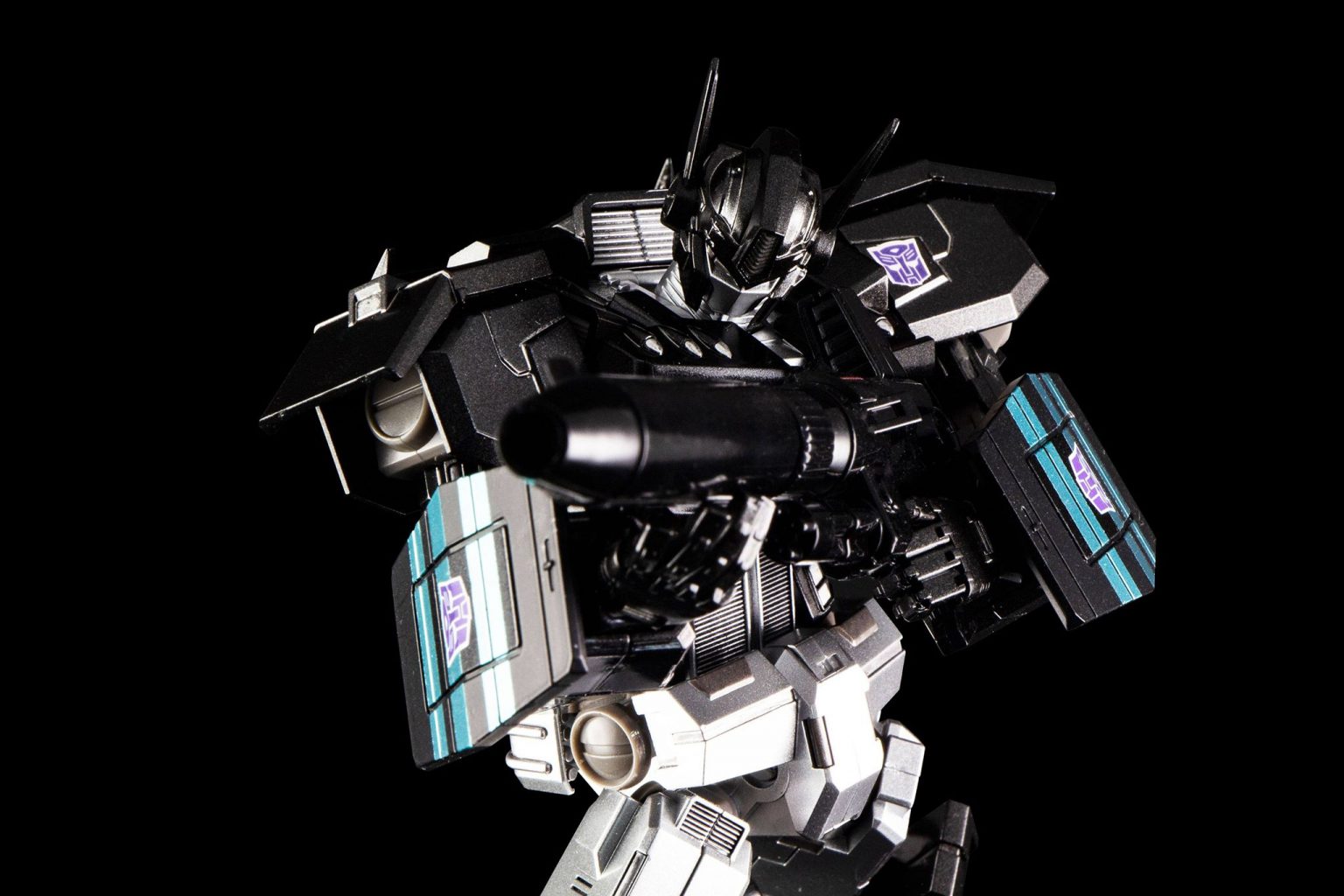 Flame Toys Furai Model Nemesis Prime IDW Version – Kapow Toys