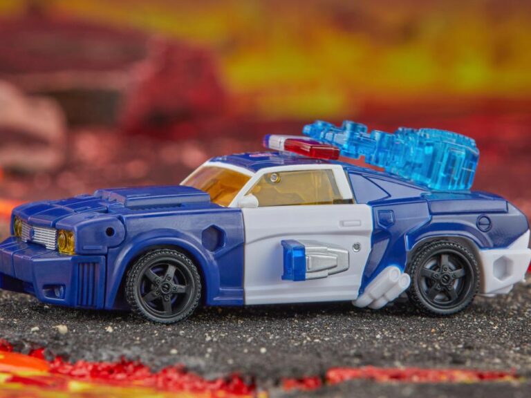 Transformers Legacy United Rescue Bots Chase – Kapow Toys